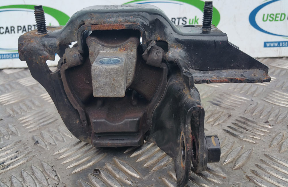 Audi A1 gearbox mount 1.6 TDI 6R0199555 | Used Car Parts UK