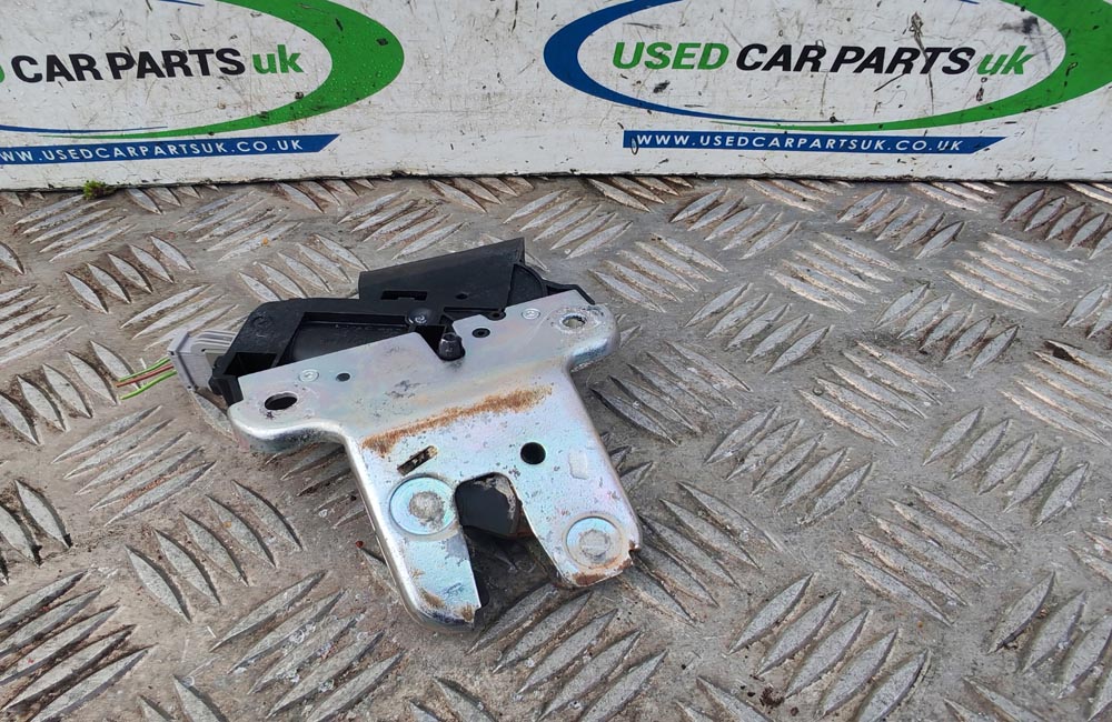 Audi A4 B8 Boot Lock Motor 4F5827505D | Used Car Parts UK