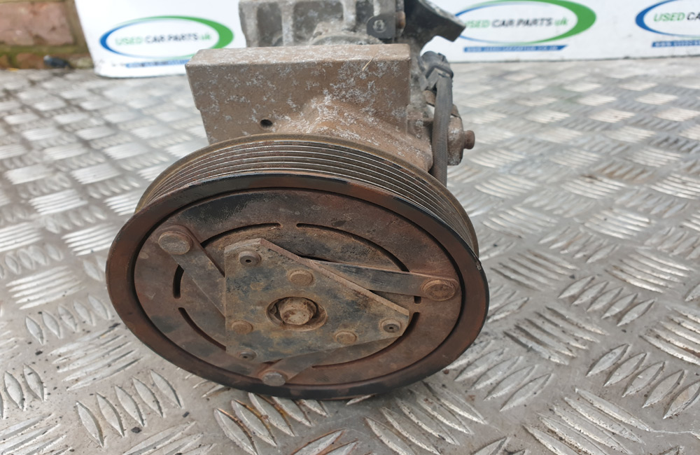 Dacia Duster air con pump 926009154R | Used Car Parts UK