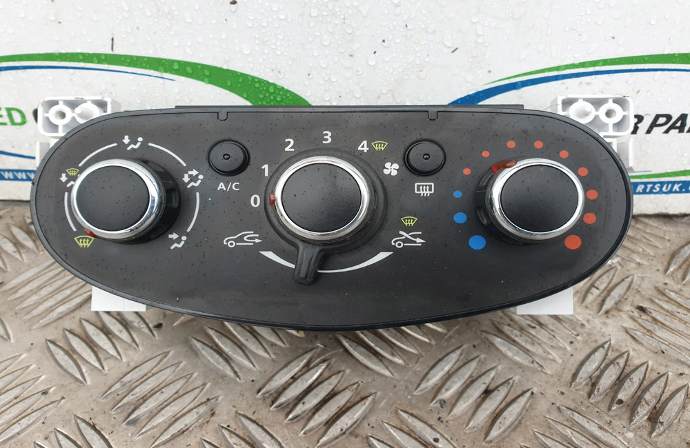 Dacia Duster heater control panel 2014-2018 | Used Car Parts UK