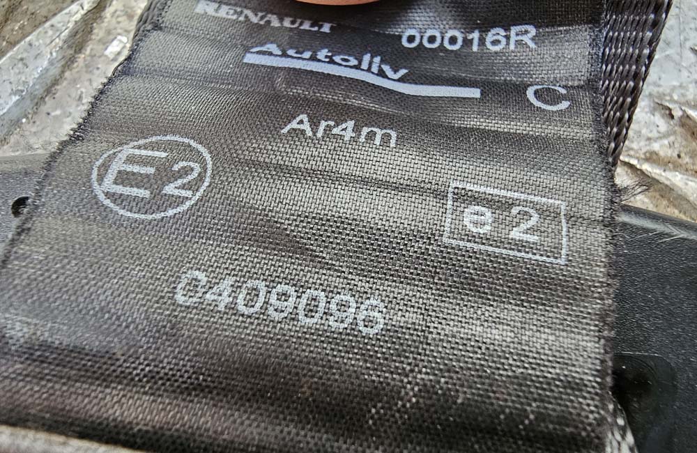 Dacia Duster MK1 Rear Roof Middle Seat Belt | Used Car Parts UK
