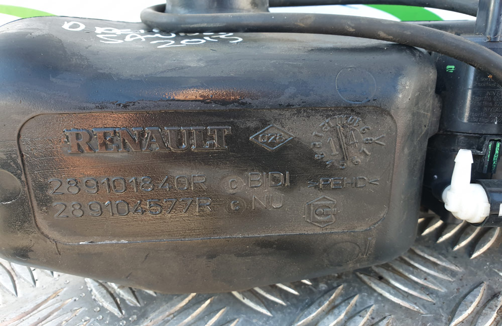 Dacia Sandero 2012-2016 washer bottle and pump | Used Car Parts UK