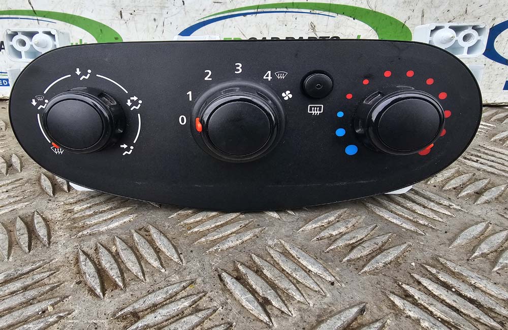 Dacia Sandero Stepway MK2 Heater Control Panel | Used Car Parts UK