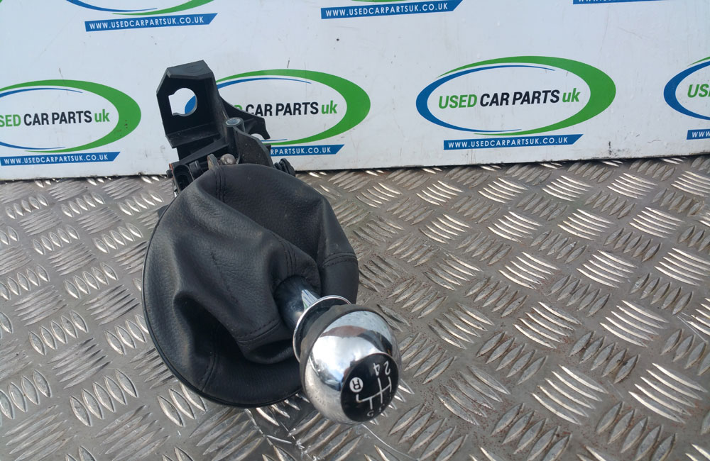 Fiat 500 gear selector knob gaiter surround | Used Car Parts UK