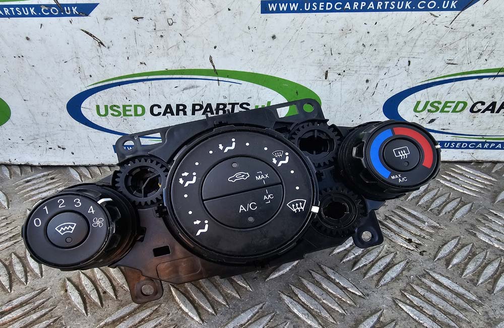 Ford Fiesta MK7 Zetec Heater Control Panel | Used Car Parts UK