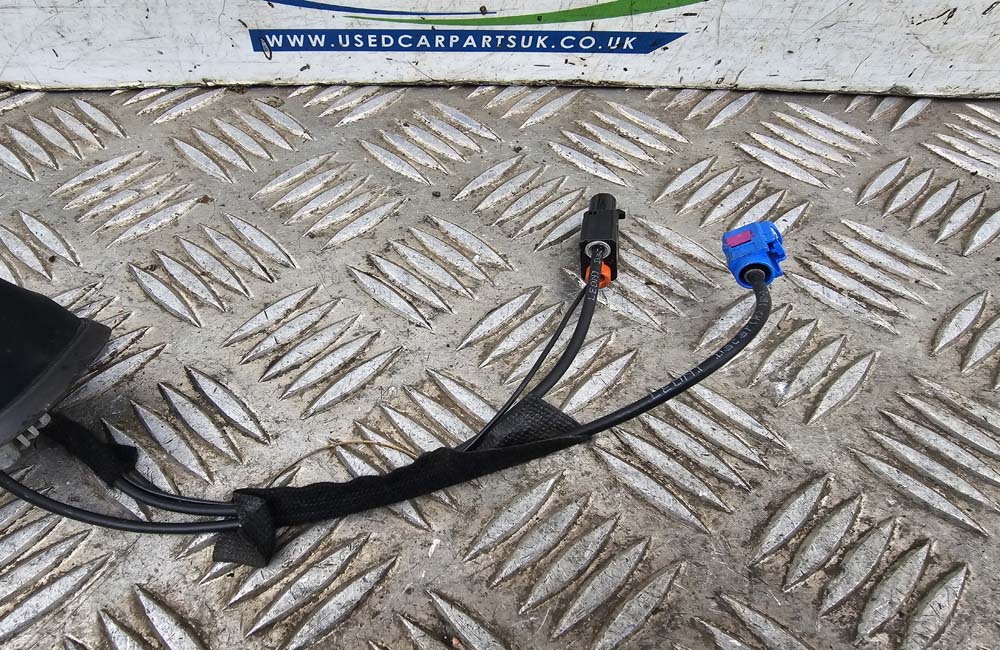 Ford Focus MK3 Roof Aerial Base Antenna AM5T-18828-EE | Used Car Parts UK