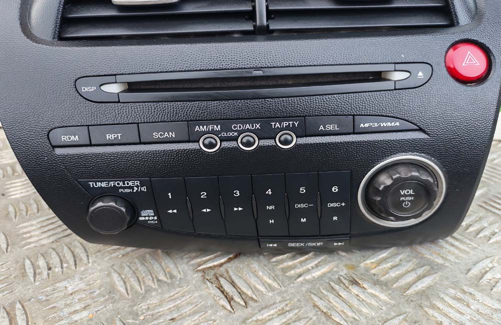 Honda Civic MK8 CD Player Radio 39100-SMG-E014-M1 | Used Car Parts UK
