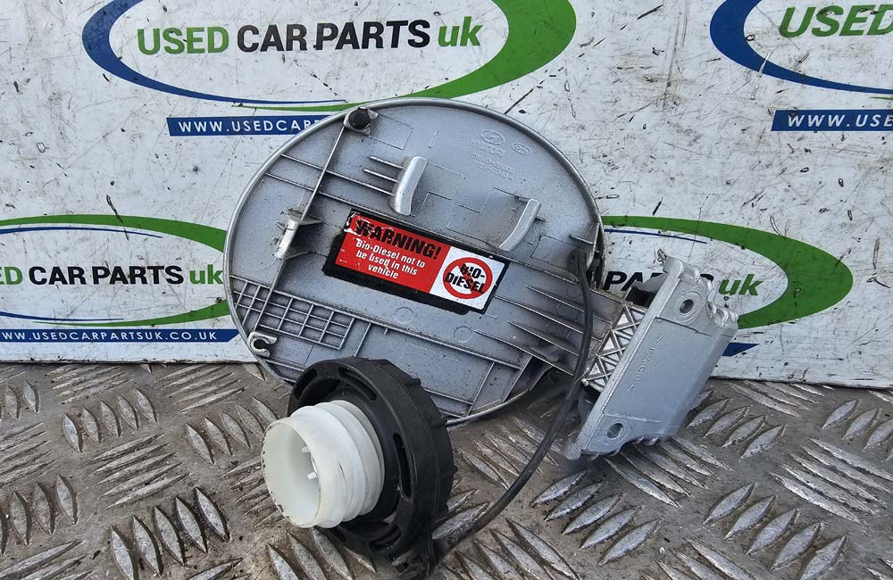 Hyundai Santa FE MK2 Silver Fuel Flap Cover | Used Car Parts UK