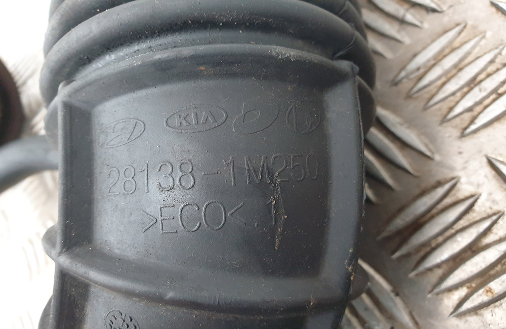 Kia Ceed air intake pipe 28138-1M250 MK1 CRDI | Used Car Parts UK