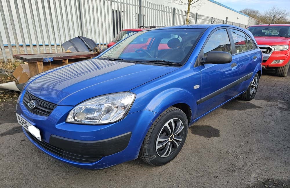 Kia Rio MK2 Rear Windscreen Wiper Arm | Used Car Parts UK