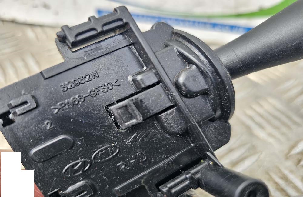 Kia Rio MK2 Headlight Indicator Switch 32932N | Used Car Parts UK