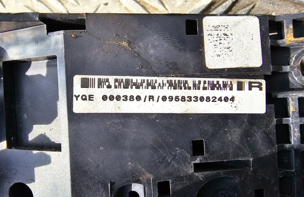 Land Rover Freelander MK1 Fuse Box YQE 000380 | Used Car Parts UK