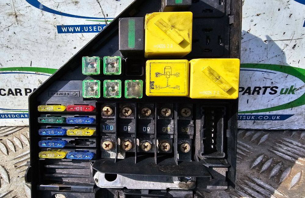 Land Rover Freelander MK1 Fuse Box YQE 000380 | Used Car Parts UK