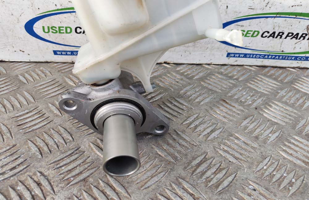 Mercedes E-Class W212 Brake Master Cylinder | Used Car Parts UK