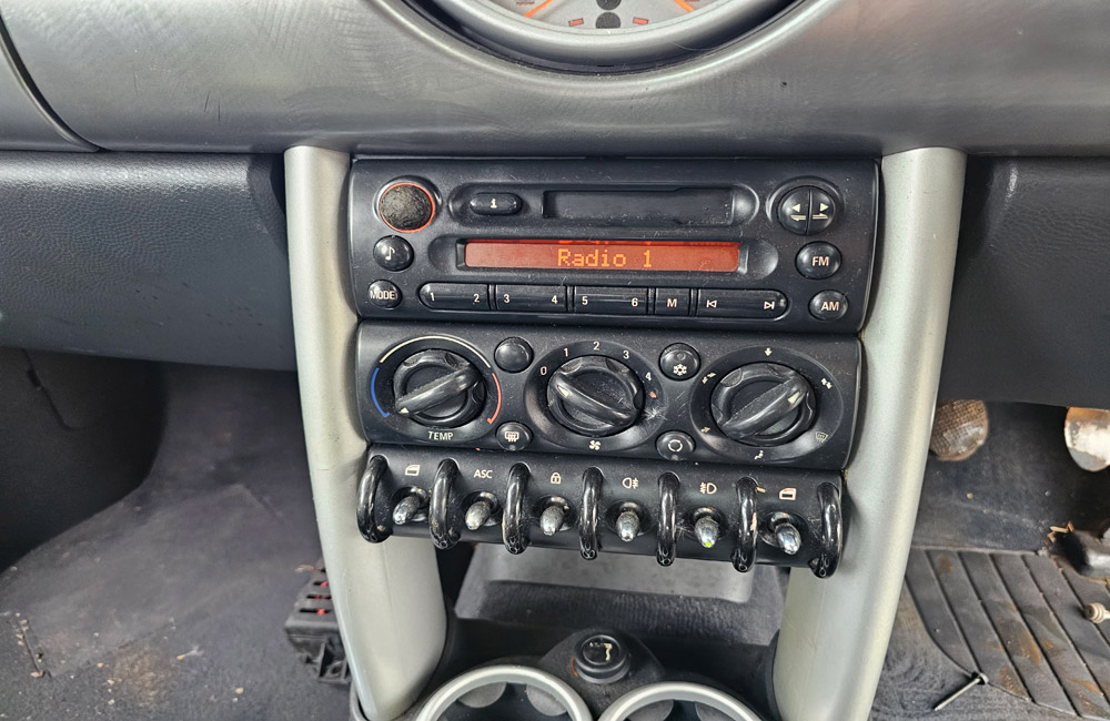 Mini Cooper R50 Radio Cassette Player 6921593 | Used Car Parts UK