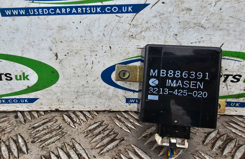 Mitsubishi Shogun MK2 Central Locking Relay MB685019 | Used Car Parts UK