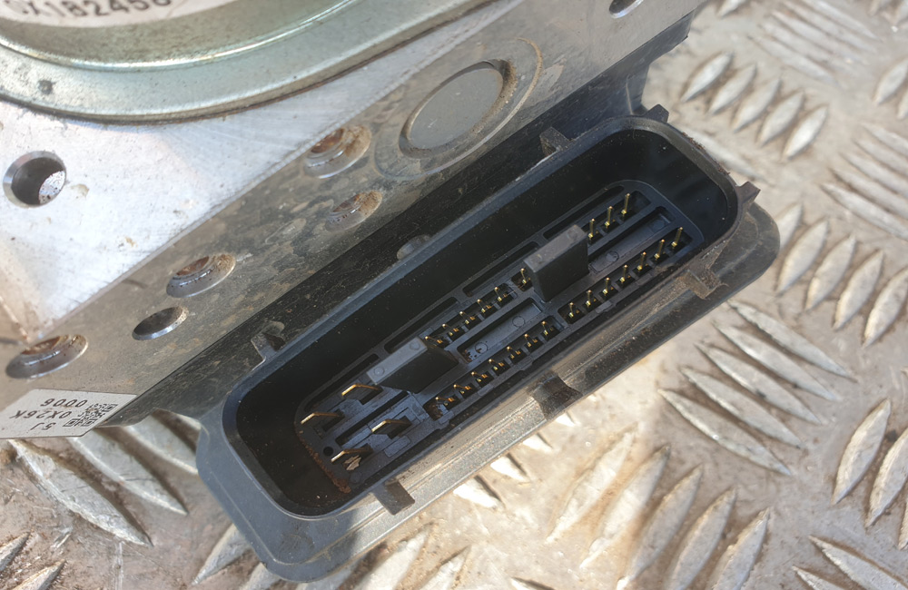 Nissan Juke ABS Pump ECU 1.6 DIG-T 47660 1KC1A | Used Car Parts UK