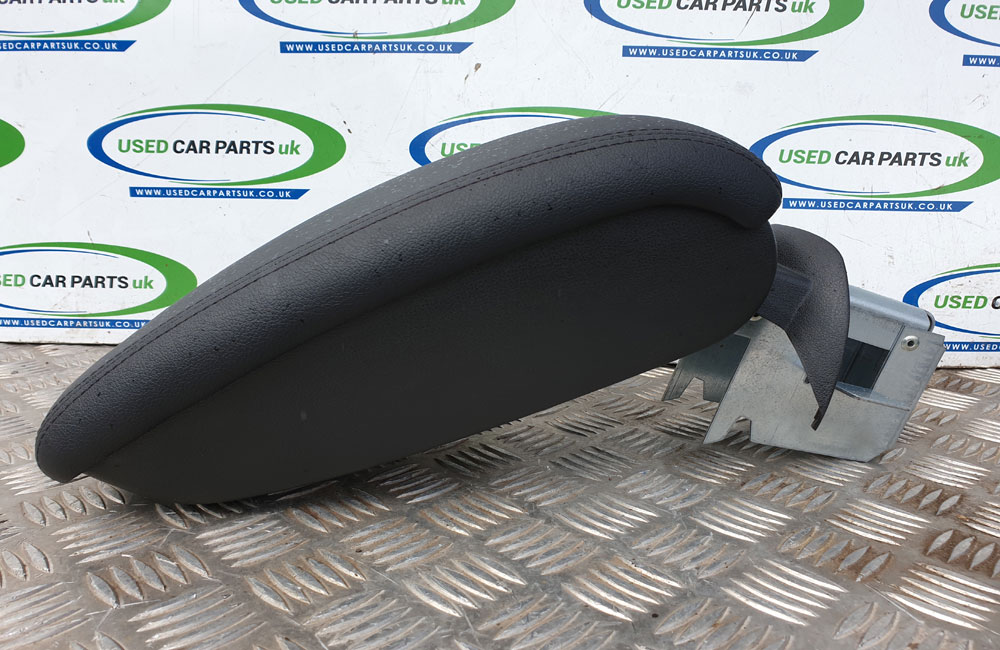 Nissan Juke Tekna arm rest black leather | Used Car Parts UK