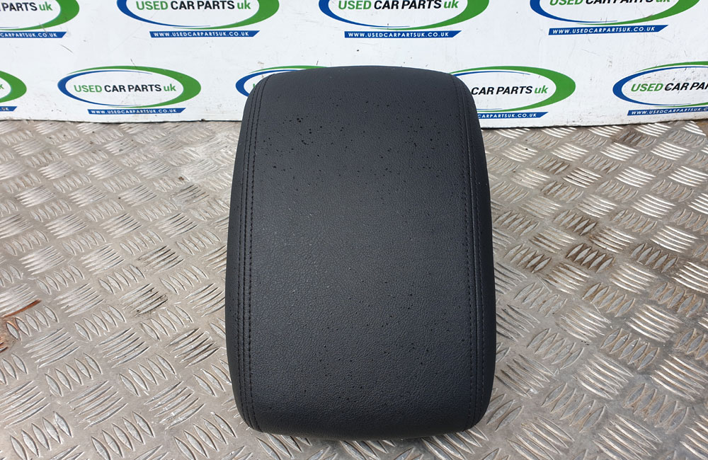 Nissan Juke Tekna arm rest black leather | Used Car Parts UK