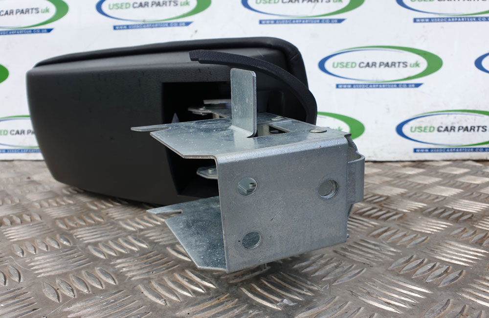 Nissan Juke Tekna arm rest black leather | Used Car Parts UK