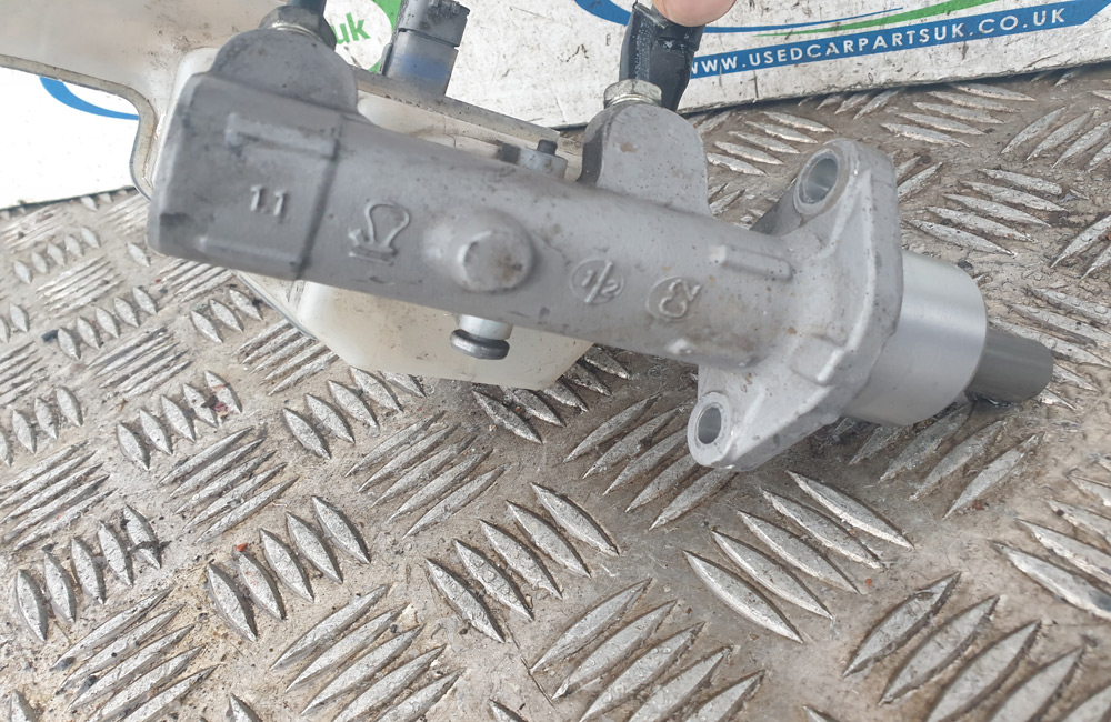 Nissan Note 2011-2013 DCI brake master cylinder | Used Car Parts UK