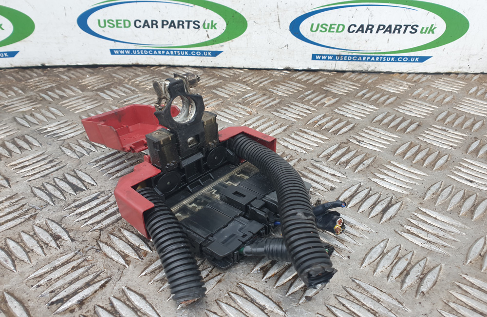 Nissan Note MK2 battery terminal fuses | Used Car Parts UK