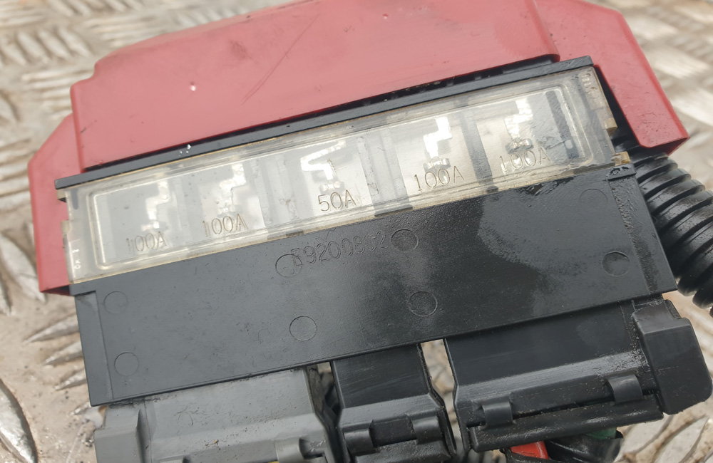 Nissan Note MK2 battery terminal fuses | Used Car Parts UK