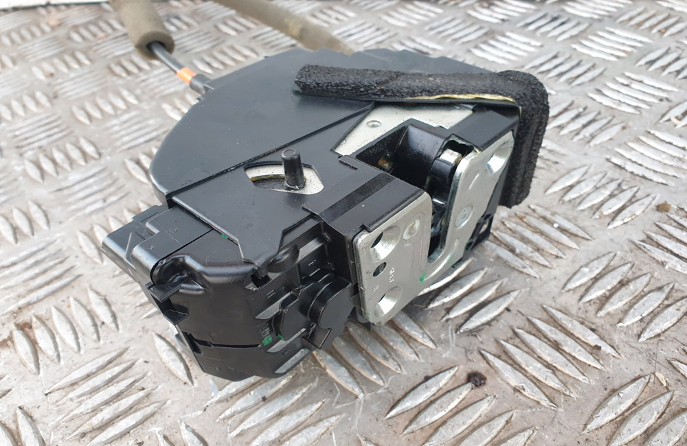 Nissan Note MK2 rear door lock motor drivers | Used Car Parts UK