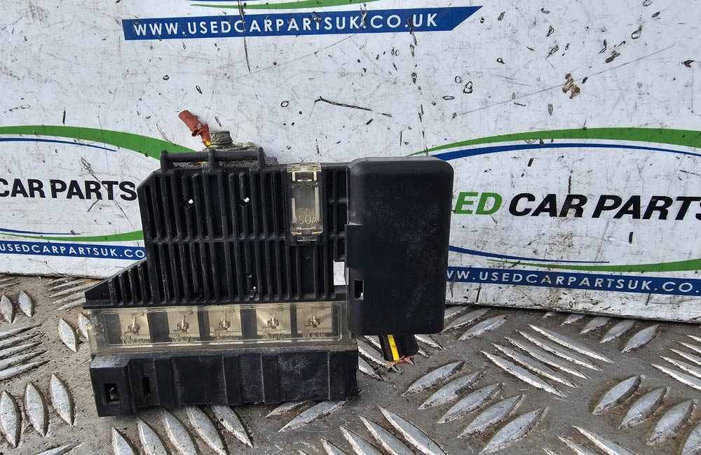 Nissan Qashqai MK1 DCI Battery Fuses | Used Car Parts UK