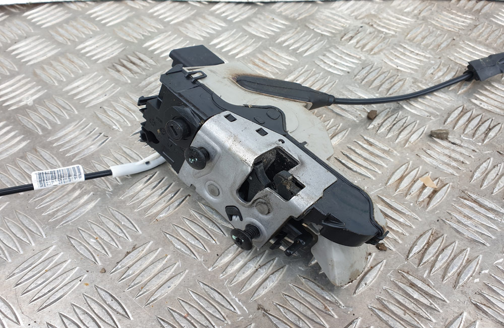 Peugeot 208 drivers front door lock motor | Used Car Parts UK