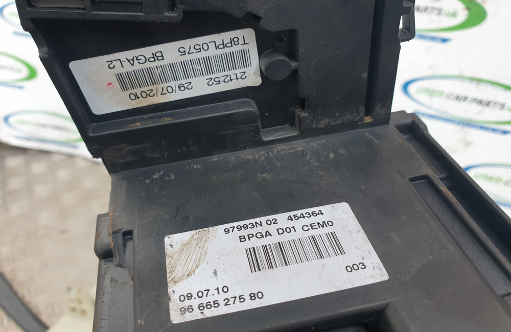Peugeot 3008 MK1 fuse box voltage module | Used Car Parts UK