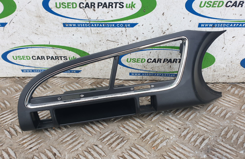 Peugeot 3008 MK1 centre air vent trim 9688612577 | Used Car Parts UK