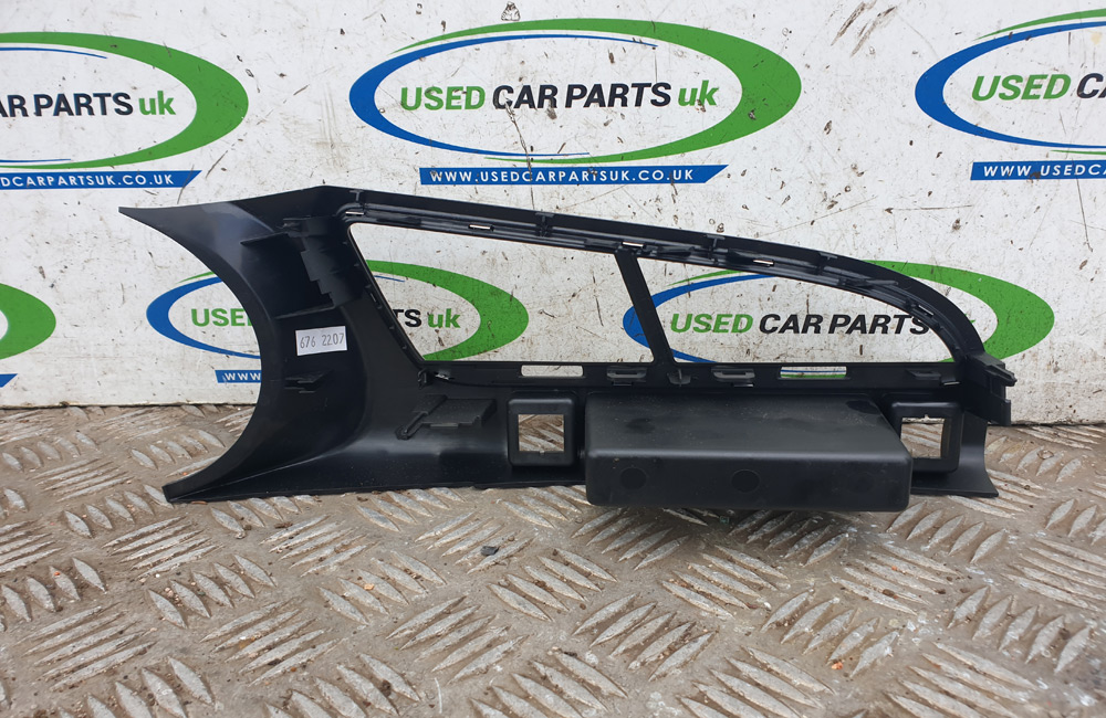 Peugeot 3008 MK1 centre air vent trim 9688612577 | Used Car Parts UK