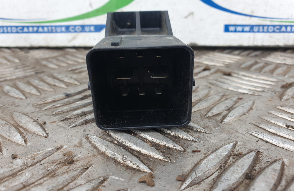 Peugeot Partner Van glow plug relay 9802424080 | Used Car Parts UK