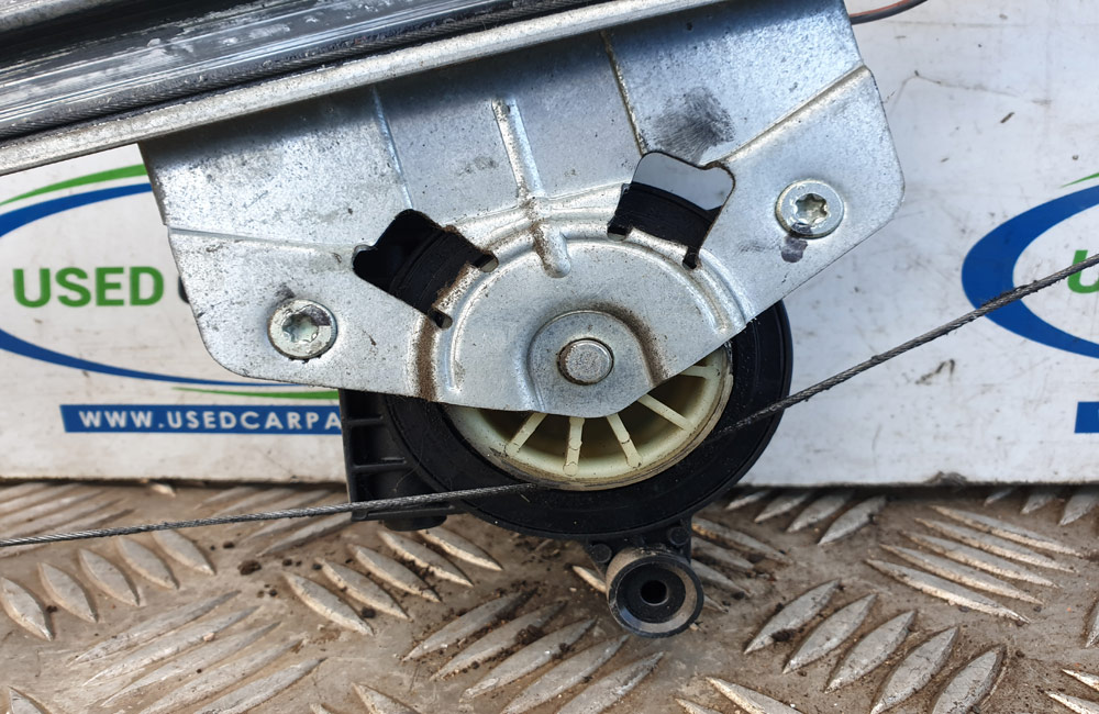 Renault Trafic Van MK2 window regulator left | Used Car Parts UK