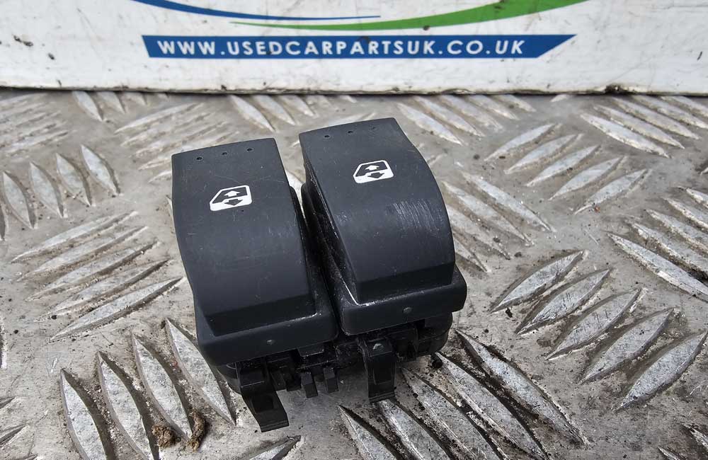 Renault Clio MK2 2001-2006 Window Switch Drivers | Used Car Parts UK