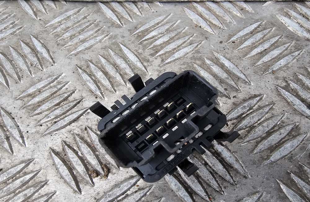 Renault Clio MK2 2001-2006 Window Switch Drivers | Used Car Parts UK