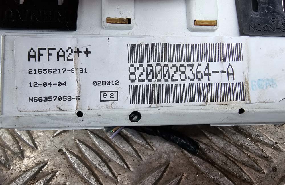 Renault Clio MK2 Dash Display 8200028364 A | Used Car Parts UK