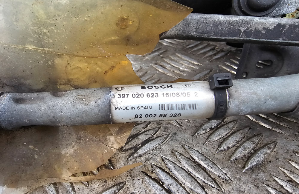 Renault Clio MK2 Wiper Motor Front | Used Car Parts UK