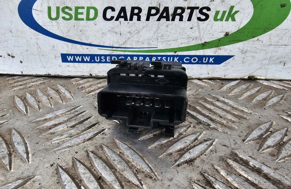 Renault Clio MK2 Window Switch 2 Button Drivers | Used Car Parts UK