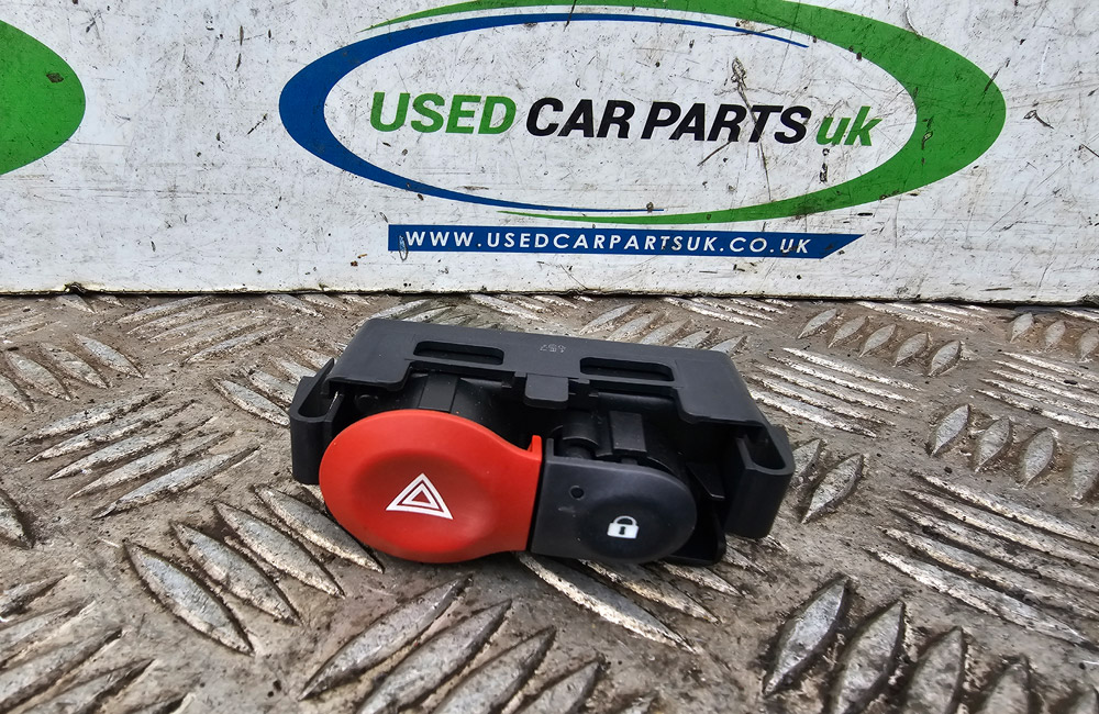 Renault Clio MK3 Hazard Switch | Used Car Parts UK