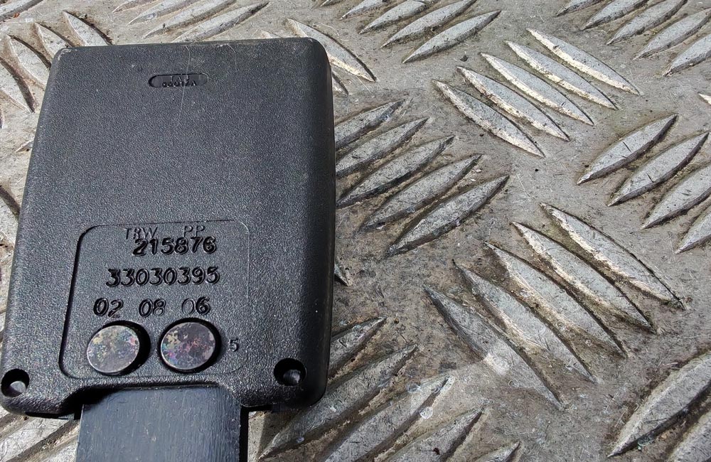 Renault Clio MK3 Seat Belt Buckle Front Left | Used Car Parts UK