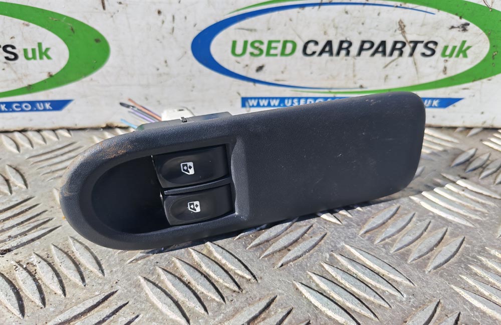 Renault Clio MK3 Window Switch Drivers Front | Used Car Parts UK