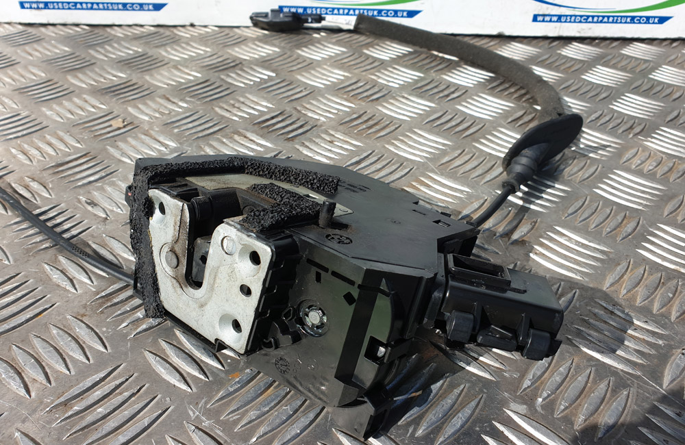 Renault Clio MK4 2013-2019 passengers rear door lock | Used Car Parts UK