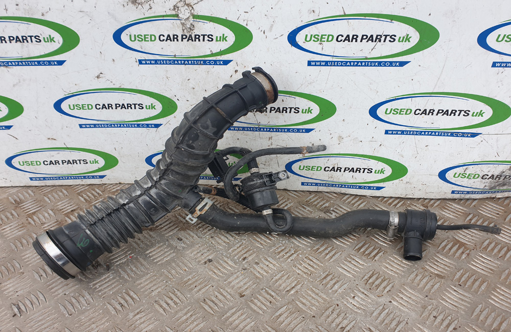 Renault Clio MK4 899CC air intake hose | Used Car Parts UK