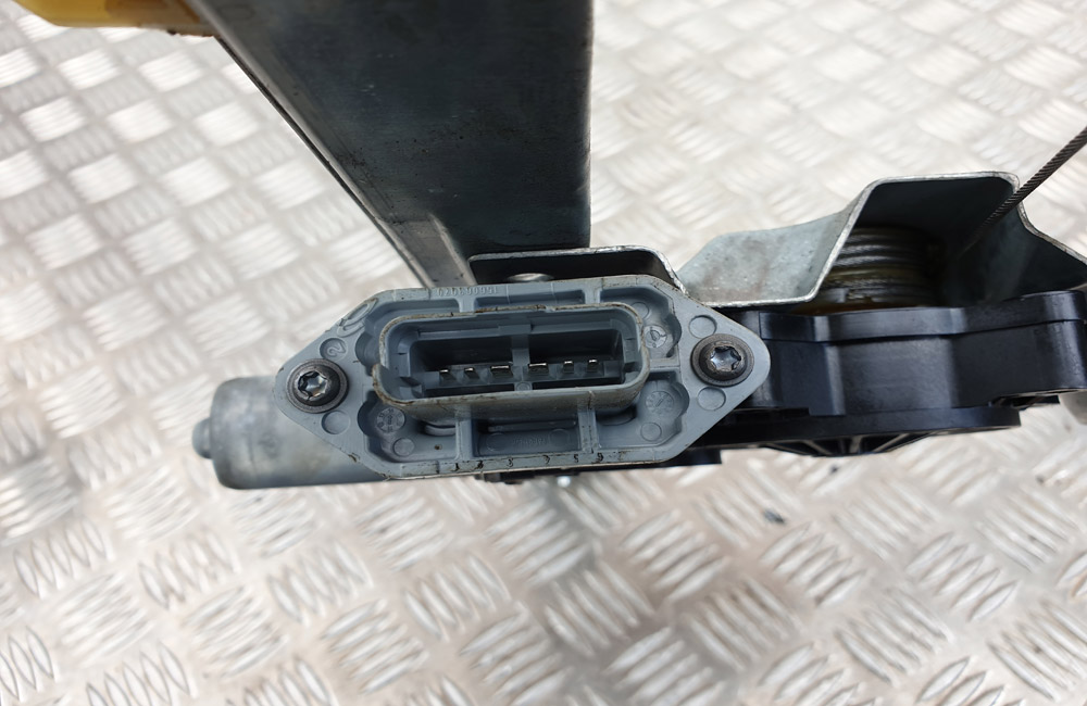 Renault Clio window regulator motor drivers MK4 | Used Car Parts UK