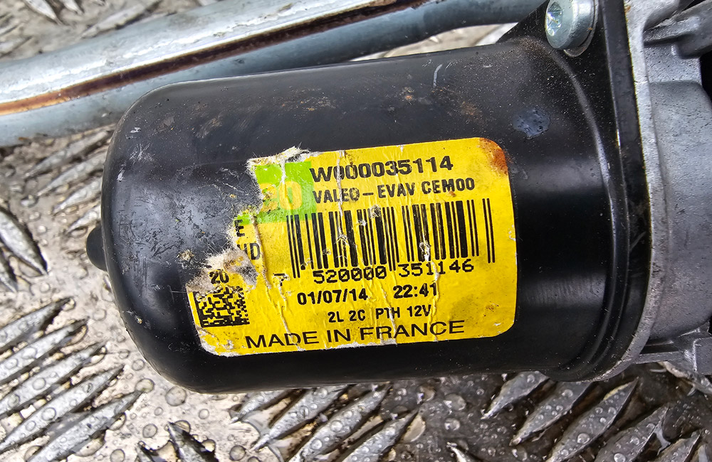 Renault Clio MK4 front wiper motor 288100678R | Used Car Parts UK