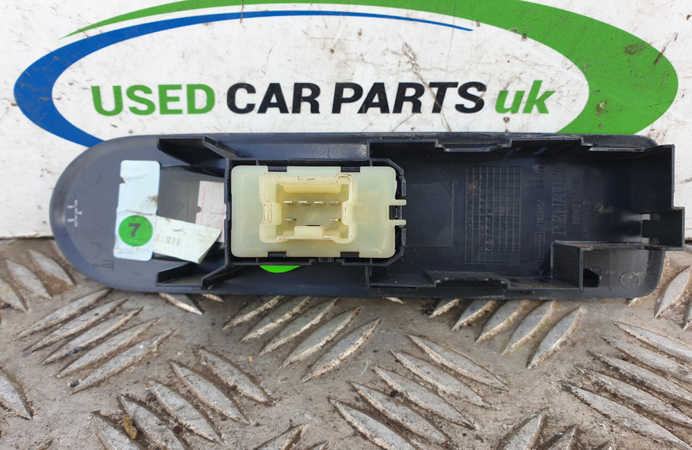 Renault Clio MK4 window switch front left | Used Car Parts UK