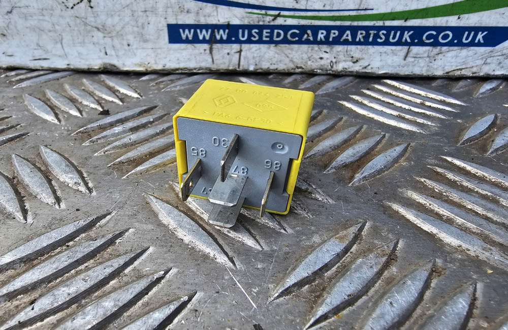 Renault Master Van Yellow Relay 40 AMP 7700844253 | Used Car Parts UK