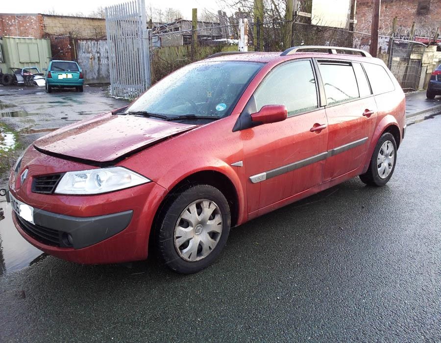 Renault Megane MK2 Estate drivers rear tail light | Used Car Parts UK